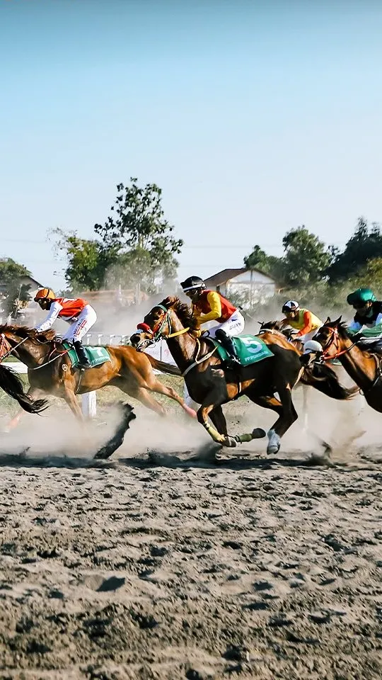 Joki VS Kuda Pacu, Siapa Sebenarnya yang Lebih Capek Saat Race?
